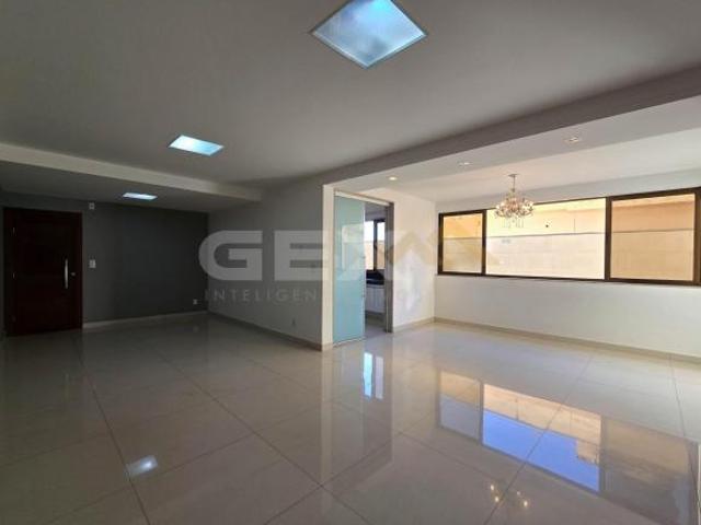 Apartamento de 04 quartos, com 03 suítes, à venda no Centro de Divinópolis