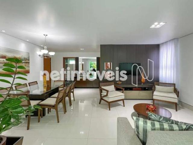Apartamento de 04 quartos com elevador no Liberdade!