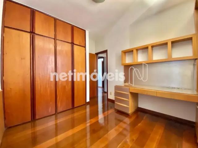 Apartamento de 04 quartos 02 suítes e 04 vagas de garagem