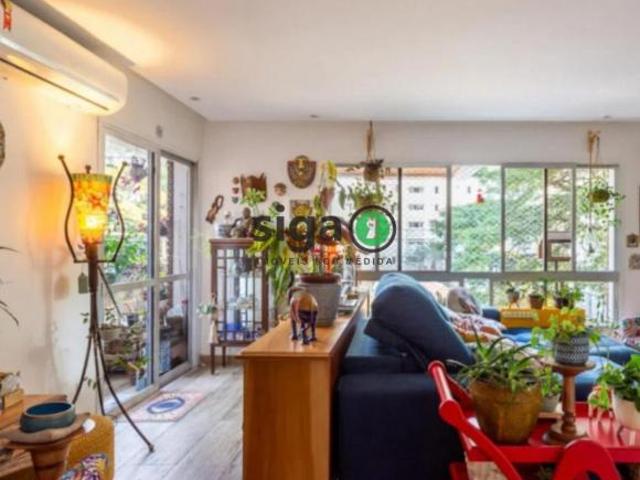 Apartamento de 102m² à venda em Moema