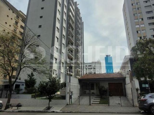 Apartamento de 108m2 com 3 quartos, 1 suíte, 1 vaga em ótima localização em Moema