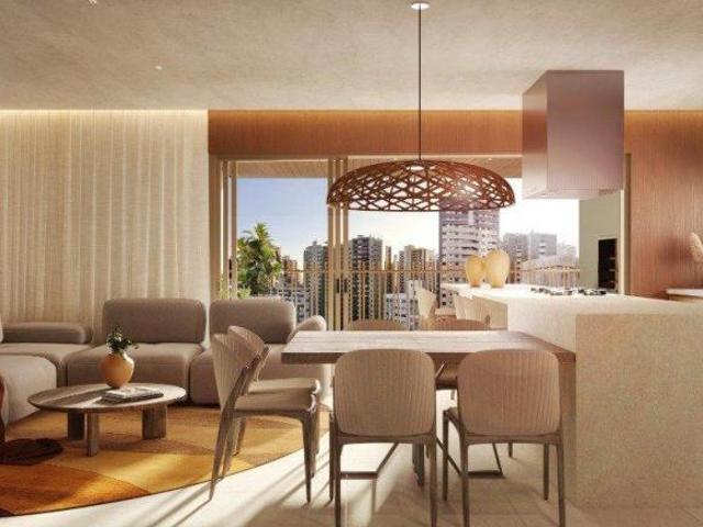 Apartamento de 108m² no bairro Água Verde, com 2 suítes, 3 banheiros e 2 vagas de garagem
