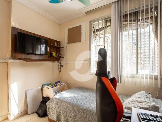 Apartamento de 110m2 com 3 quartos, e vaga no Miolo de Icaraí. A Poucos passos da praia