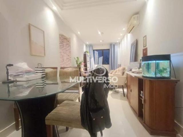 Apartamento de 110m² na Vila Mathias | 2 Dormitórios | Condomínio com Lazer