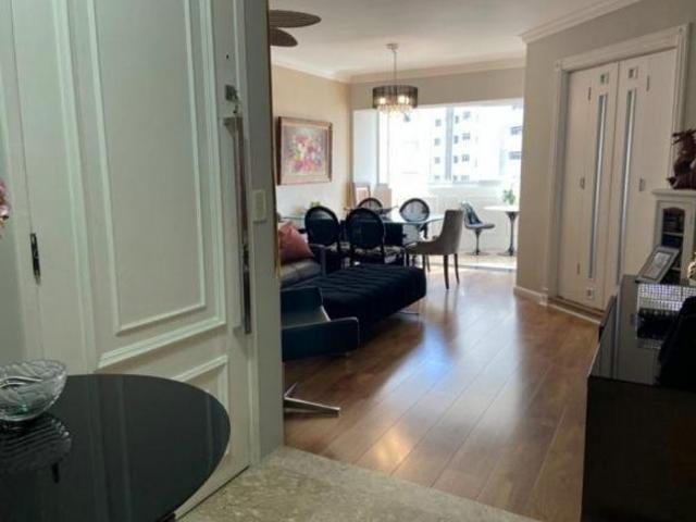 Apartamento de 117m² com 3 Dormitórios sendo 1 Suíte em Moema