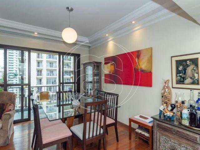 Apartamento de 125m² com 3 suítes à venda em Moema, próximo ao Parque Ibirapuera