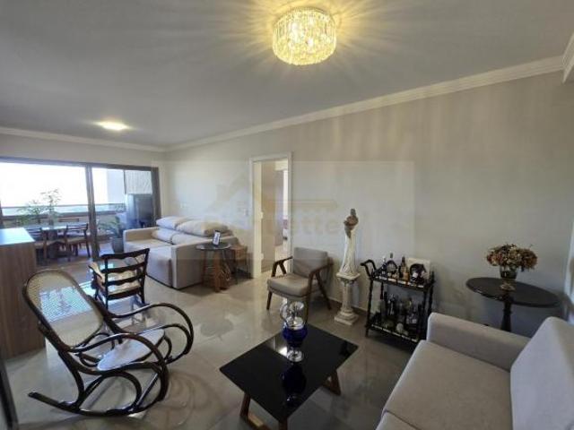 Apartamento de 126m² completo em armários a venda na Vila do Golfe