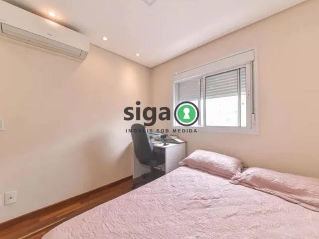 Apartamento de 130 metros com 4 dormitórios