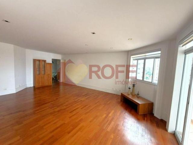 Apartamento de 130m2, c/ 3 Suites, 2 vagas + Dorm Empregada + sala de TV, lazer ótimo, Vila Mascote