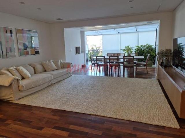 Apartamento de 130m² com 3 quartos