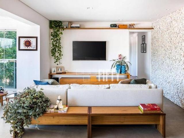 Apartamento de 132m² com 2 dormitórios, sendo 2 Suítes para Locação em um dos Melhores Condomínios d