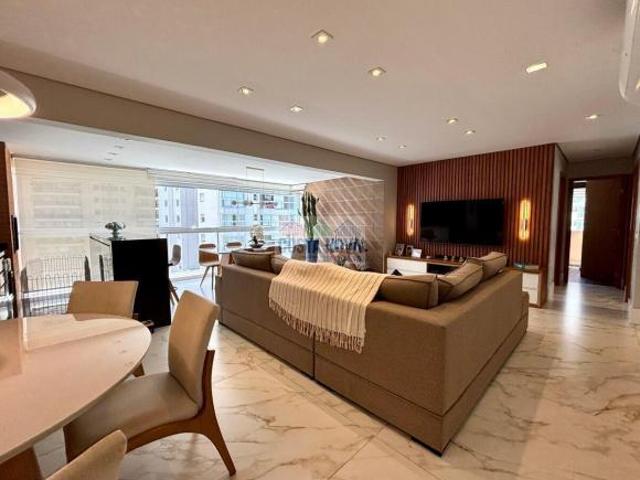 Apartamento de 132m² reformado a uma quadra do Mar com Varanda Gourmet Lazer Completo Ponta da Praia