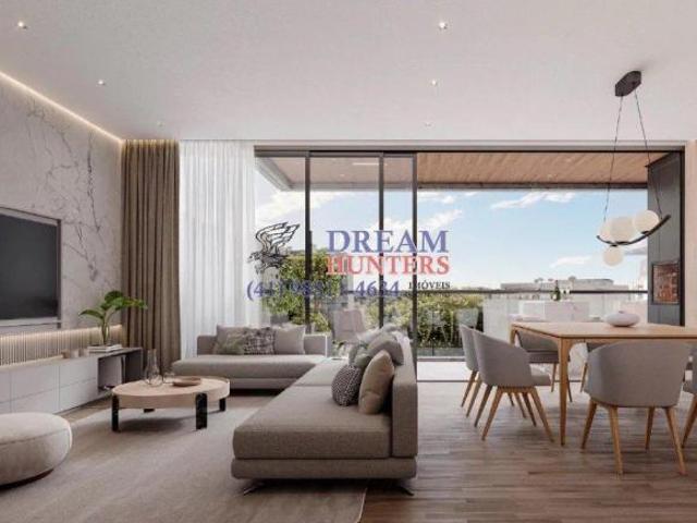 Apartamento de 134.77m² no bairro Bigorrilho, 3 suítes, 4 banheiros e 2 vagas de garagem + Box