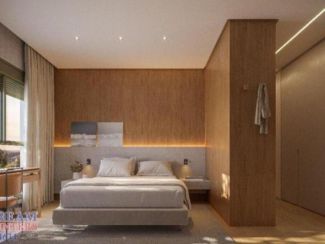 Apartamento de 136m² no bairro Batel, com 3 suítes, 4 banheiros e 2 vagas de garagem