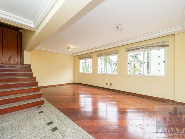 Apartamento de 137 m² na Silva Jardim Água Verde Curitiba PR, aluguel por R$ 3.700/mês