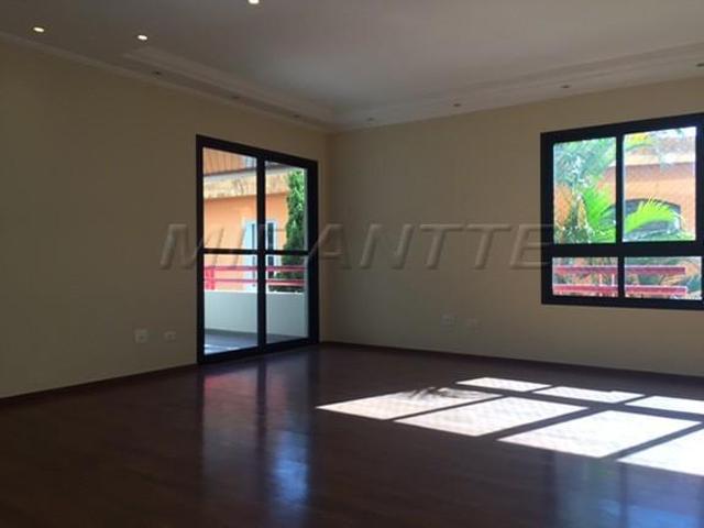 Apartamento de 137m² com 4 quartos