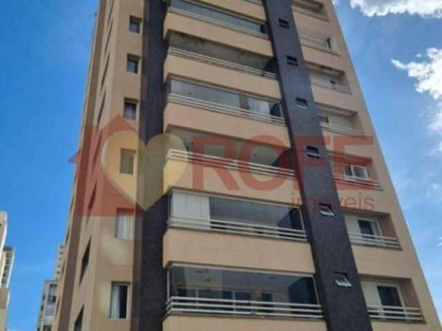 Apartamento de 137m², 3 suítes na Vila Olímpia, andar alto, vista livre e 3 vagas, com lazer