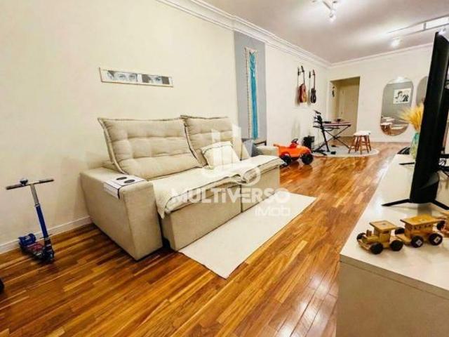 Apartamento de 139m² com Suíte e Vaga Demarcada a 3 Quadras da Praia – Marapé, Santos