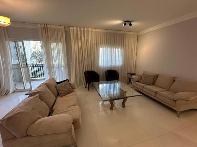 Apartamento de 140 m² com 3 quartos sendo 2 suítes à venda e para alugar em Alphaville