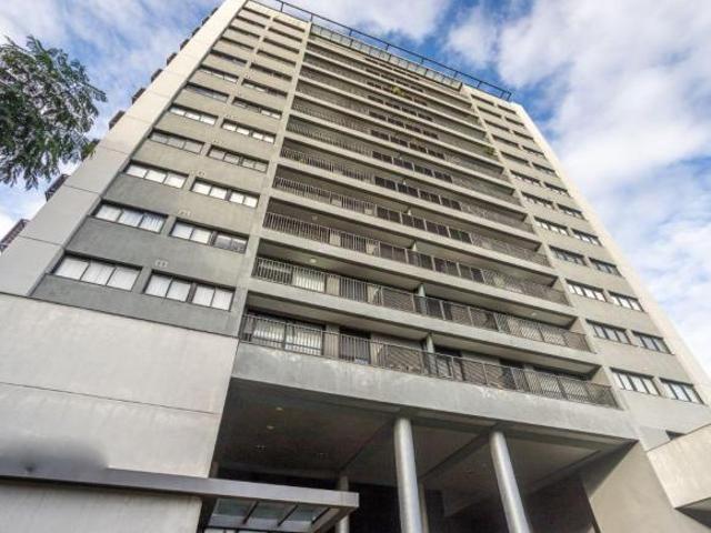 Apartamento de 140 m² com 1 quarto à venda em São João