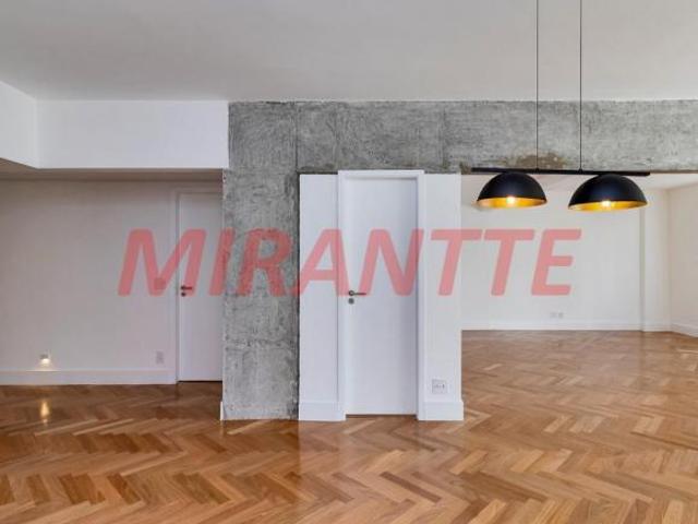 Apartamento de 142.96m² com 2 quartos