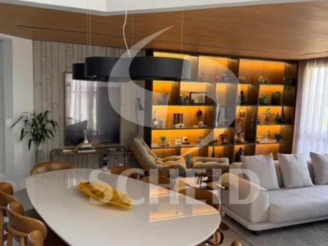 Apartamento de 150m², 3 dormitórios e 3 vagas no Campo Belo
