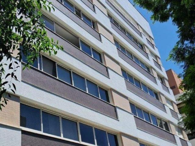 Apartamento de 152 m², com 3 dormitórios, 1 suíte e 2 vagas no bairro Bom Fim