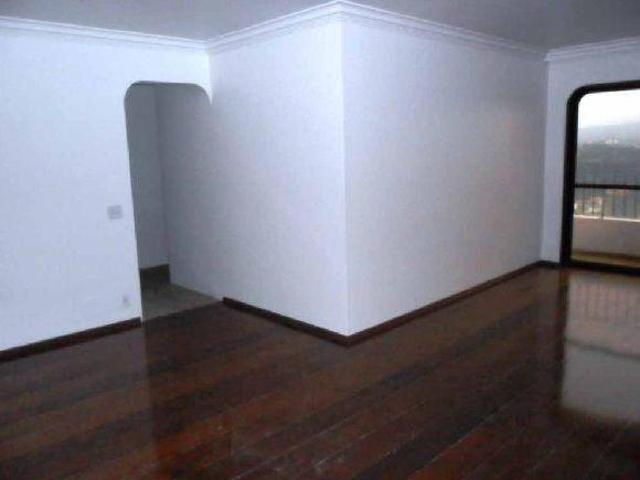 Apartamento de 153m² com 4 quartos