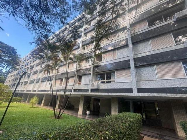 Apartamento de 156 m² com 3 quartos, vazado, 2 vagas com varanda na Asa Norte