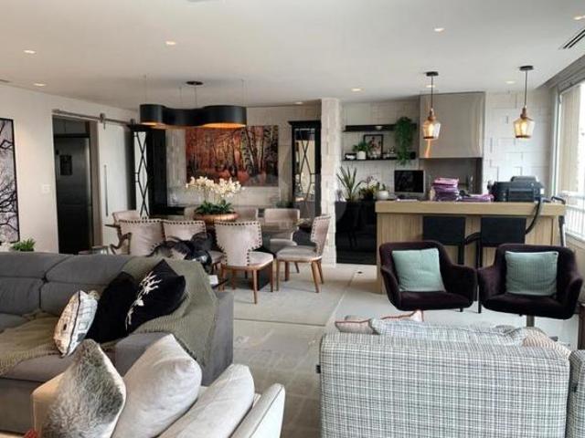 Apartamento de 160 m² com 3 quartos à venda na Saúde