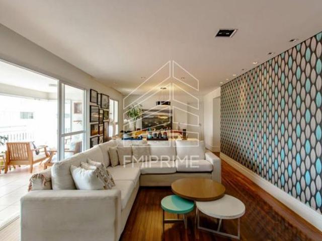 Apartamento de 162m² com 3 suítes, 3 vagas, no condomínio CLUBE LIV BARRA FUNDA