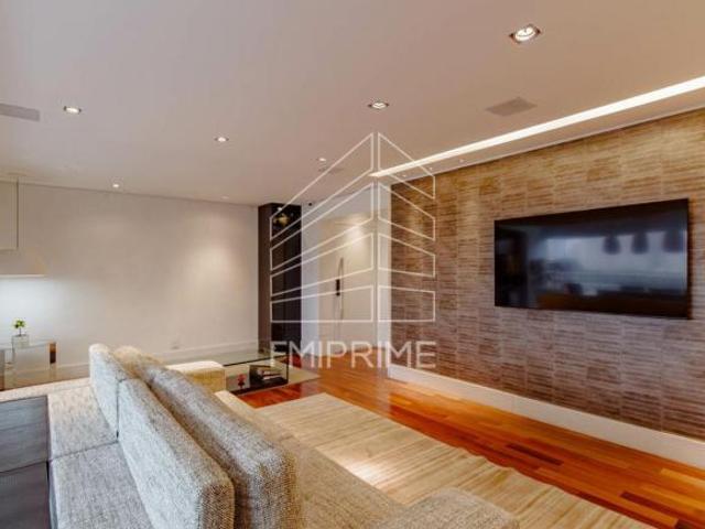 Apartamento de 162m² com 3 suítes, 3 vagas, no condomínio CLUBE LIV BARRA FUNDA