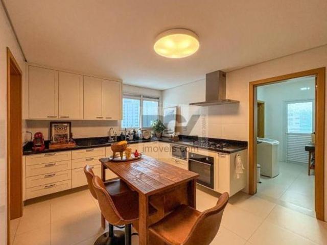 Apartamento de 166 m² com 3 Suítes, Varanda Gourmet e 2 Vagas na Ponta da Praia GOLDEN VILLAGE
