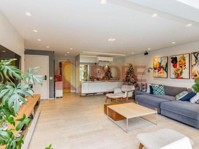 Apartamento de 167 m², decorado, com 3 dormitórios sendo 2 suítes e 3 vagas