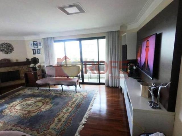 Apartamento de 169m² em Moema, 4 quartos, 3 suítes e 3 vagas, lazer e localização excelentes