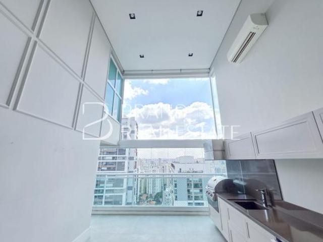 Apartamento de 171 m2, reformado com 3 dormitórios