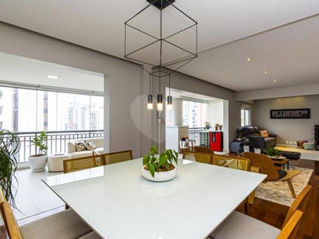Apartamento de 171 m² com 3 quartos à venda na Vila Mariana