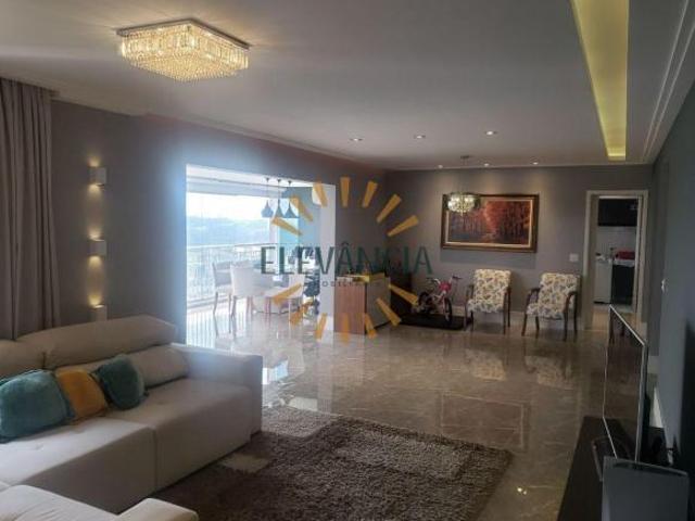 Apartamento de 171 m² com 3 suítes e 3 vagas no Reserva Mairarê