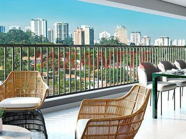 Apartamento de 173m² com 3 quartos