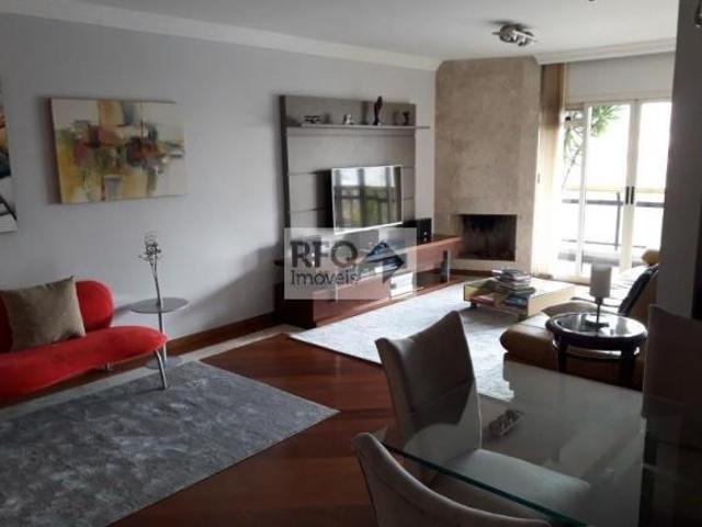 Apartamento de 176 m², com 4 DORMS 2 SUÍTES, 1 Closet + 4 Banheiros + 3 VAGAS de garagem