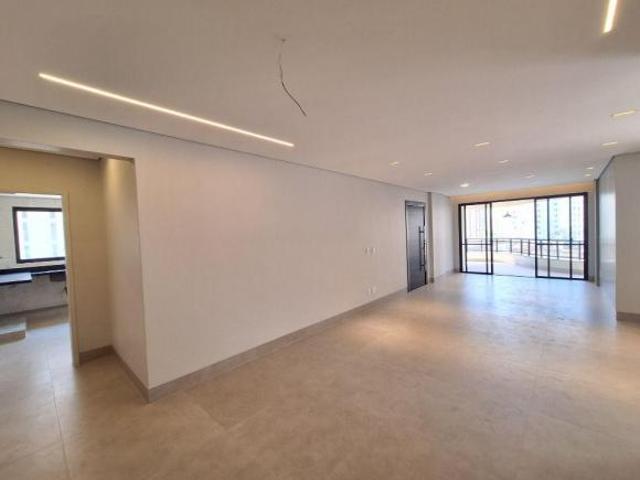 Apartamento de 178 m² com 03 quartos à venda Edificio San Diego Setor Bueno Goiânia/GO