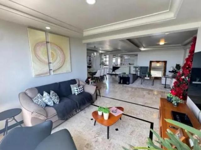 Apartamento de 180 mt² com 4 quartos,1 suíte e 2 vagas à venda no Cidade Dutra