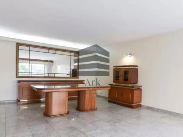 Apartamento de 180m2, 3 quartos e 1 vaga