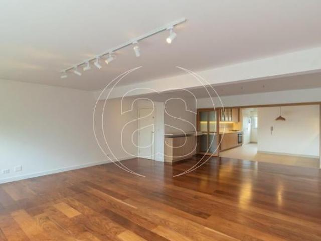 Apartamento de 185m² com reforma minimalista à venda no Alto da Boa Vista