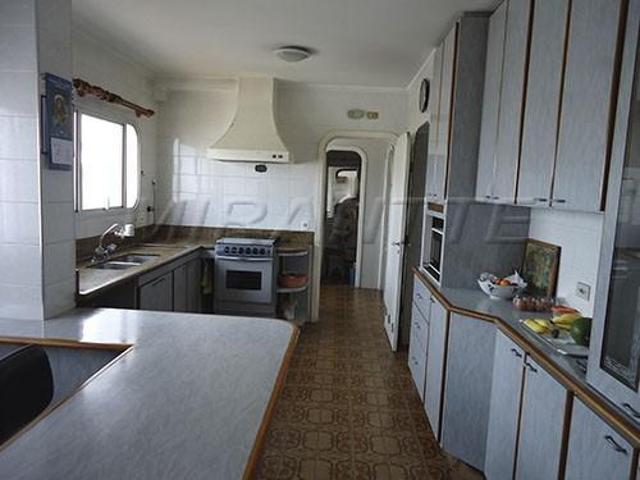 Apartamento de 190m² com 4 quartos