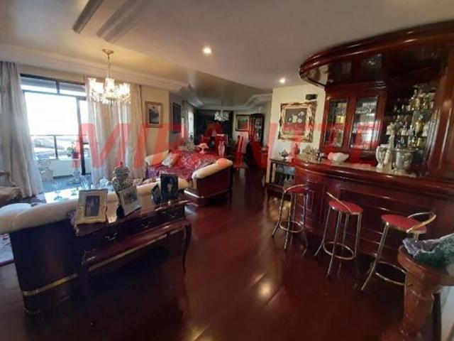 Apartamento de 190m² com 4 quartos