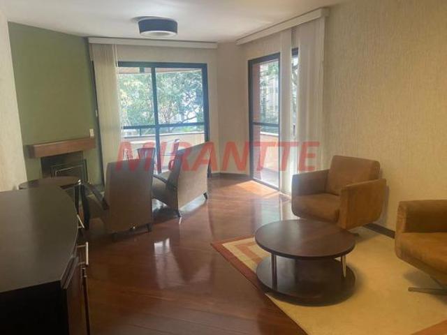 Apartamento de 196m² com 4 quartos