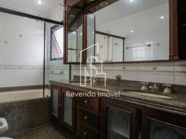Apartamento de 198m² com 4 dormr/2 suítes, 3 vagas no Saint Albert Vila Marian
