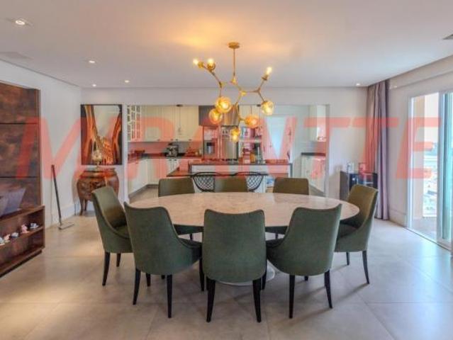 Apartamento de 198m² com 3 quartos