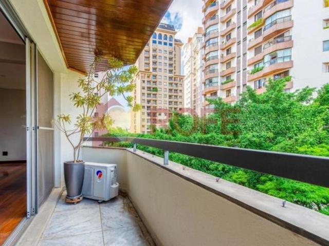 Apartamento de 198m² com 3 suítes em excelente localização do Itaim Bibi, lazer completo